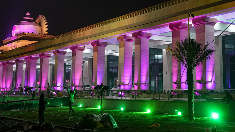 Ayodhya Railway station : হুবহু রাম মন্দির ! নতুন রূপে অযোধ্যা রেল ...